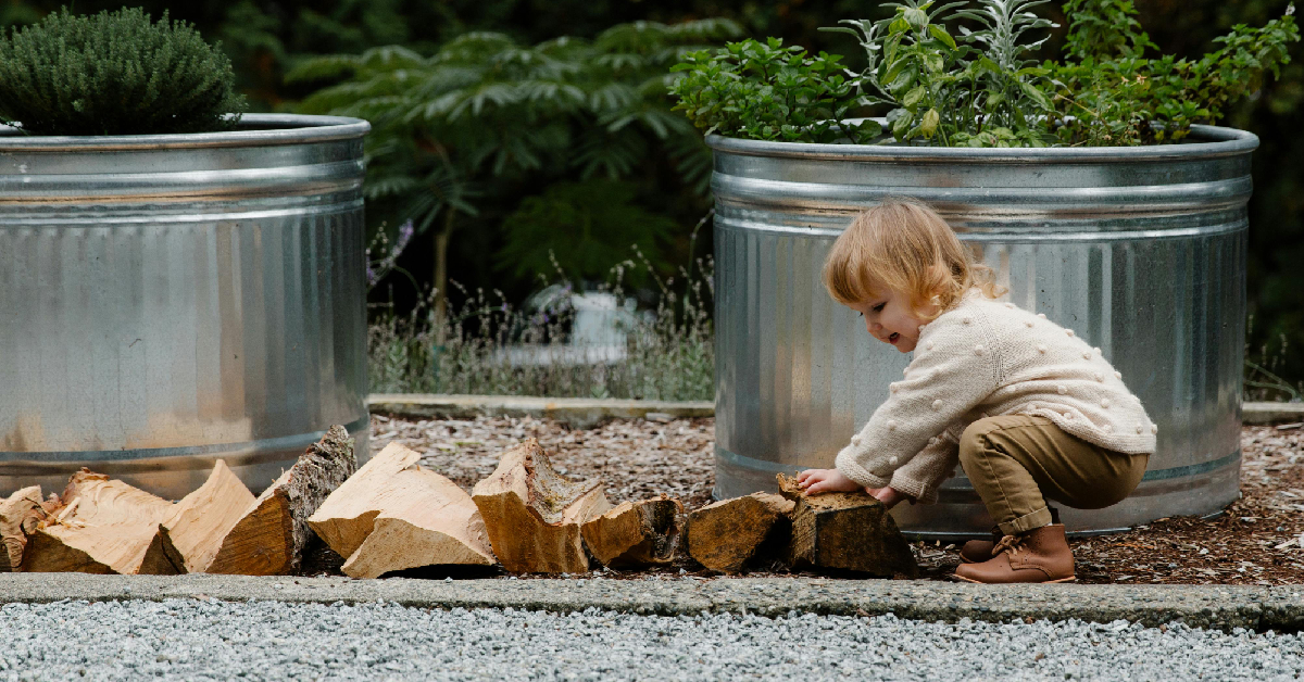 Loose Parts Play Ideas Toddlers Love (25+ Simple Trays)